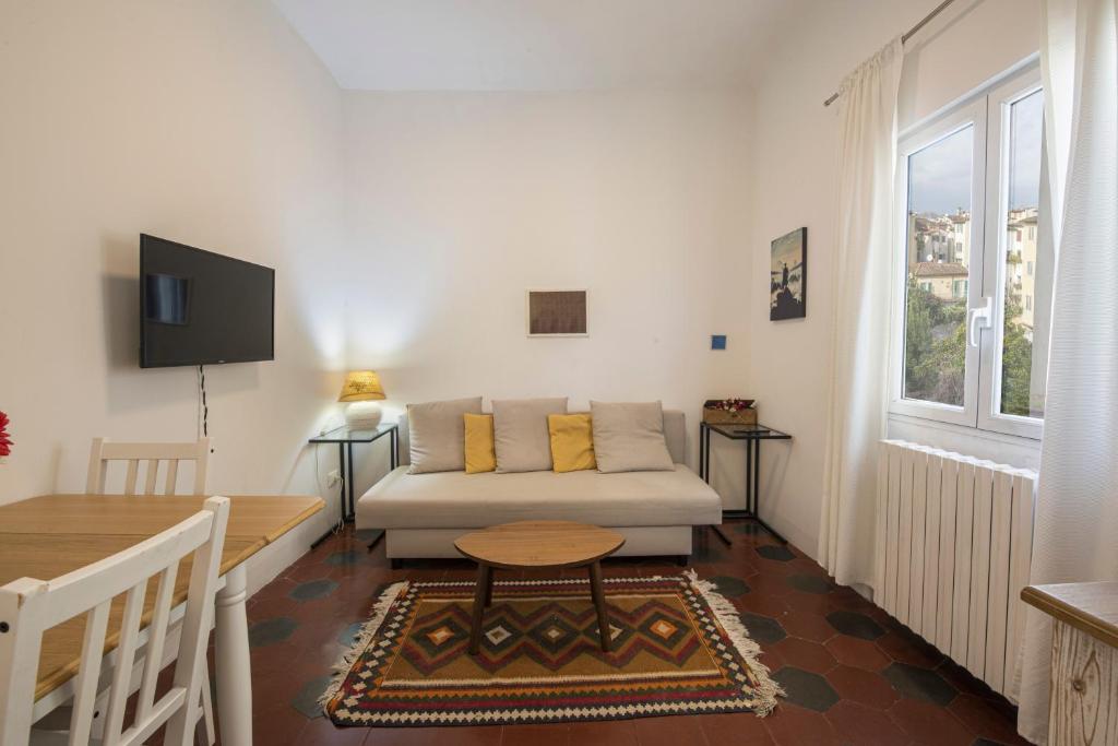 Oltrarno Classic by MMega, Florence (updated prices 2025)