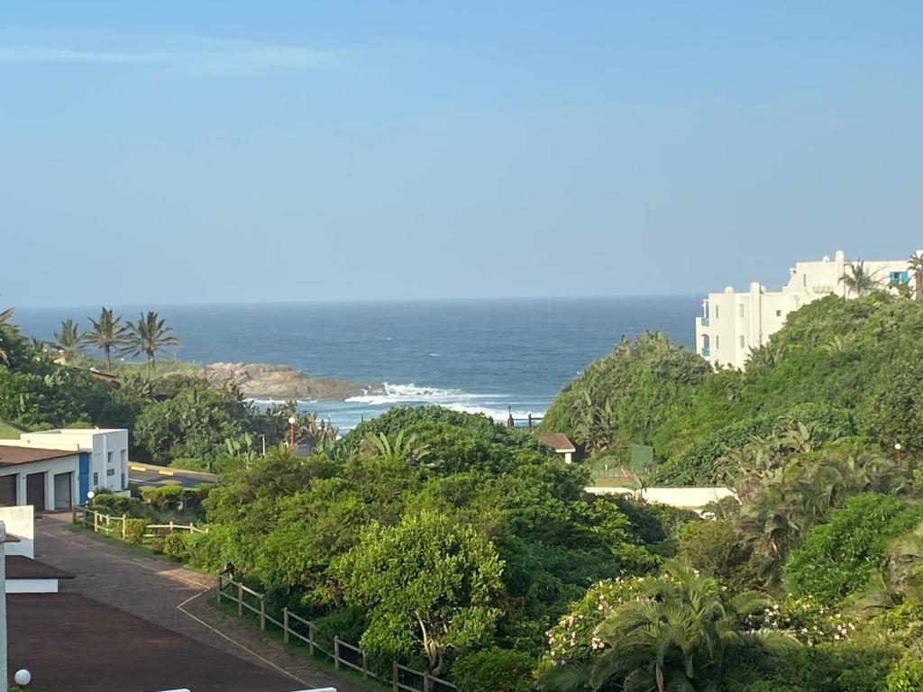 30 Kallisti, Santorini, Shakas Rock, Ballito Holiday, 3 bedroom, sleeps ...