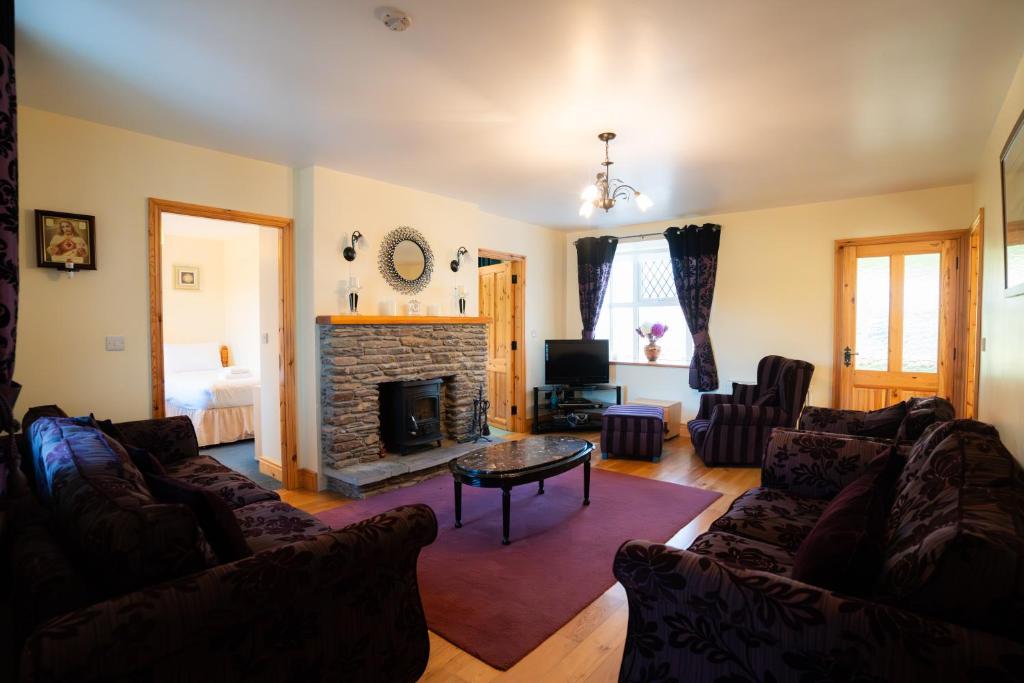 Skyline Escape by Mount Brandon, Ballydavid (updated prices 2026)