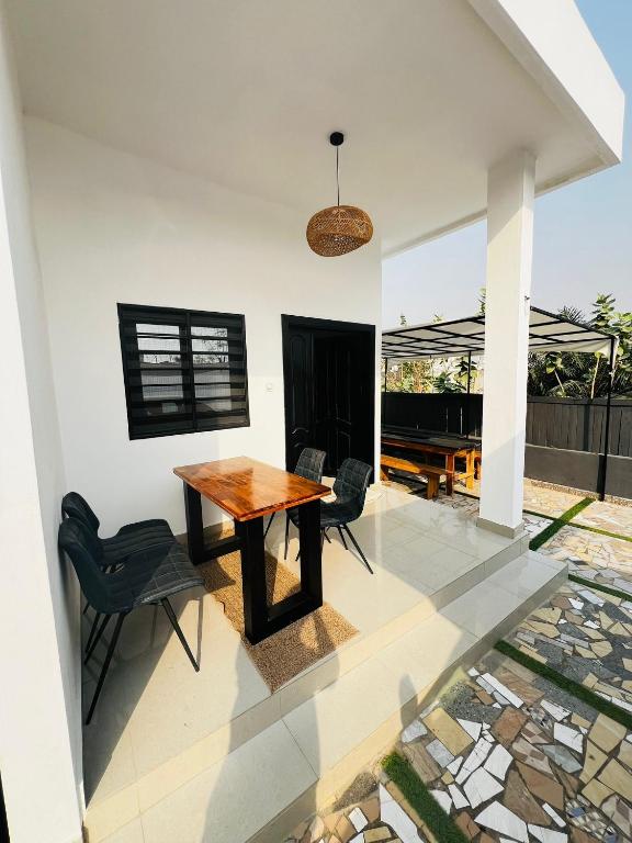 Luxury home, Cotonou (tarifs actualisés, 2025)