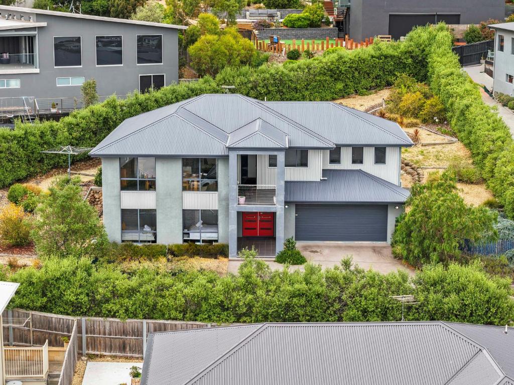 4 Bedroom House - Gorgeous View, Tranmere (updated prices 2025)