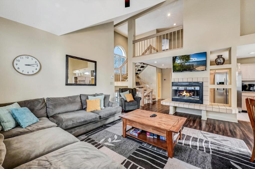 Poconos Paradise Lakeskihikewater Parkkids, Lake Harmony (updated ...