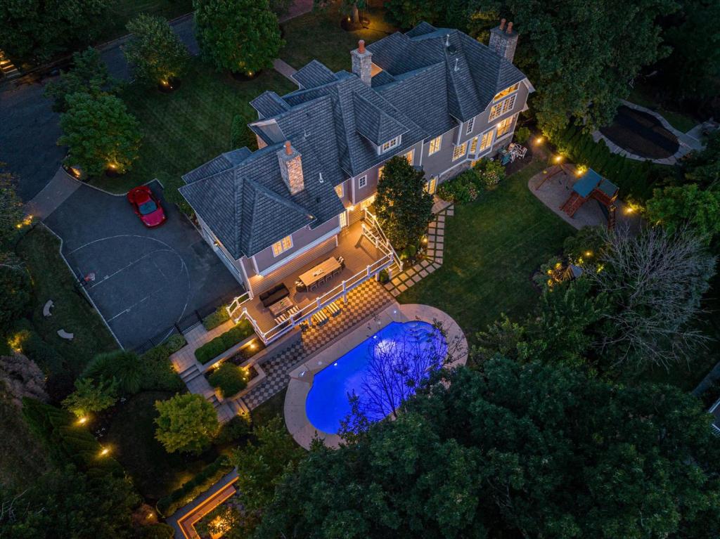 8Room Bespoke Estate, Near, NYC MetLife Dream Mall, Millburn (updated ...