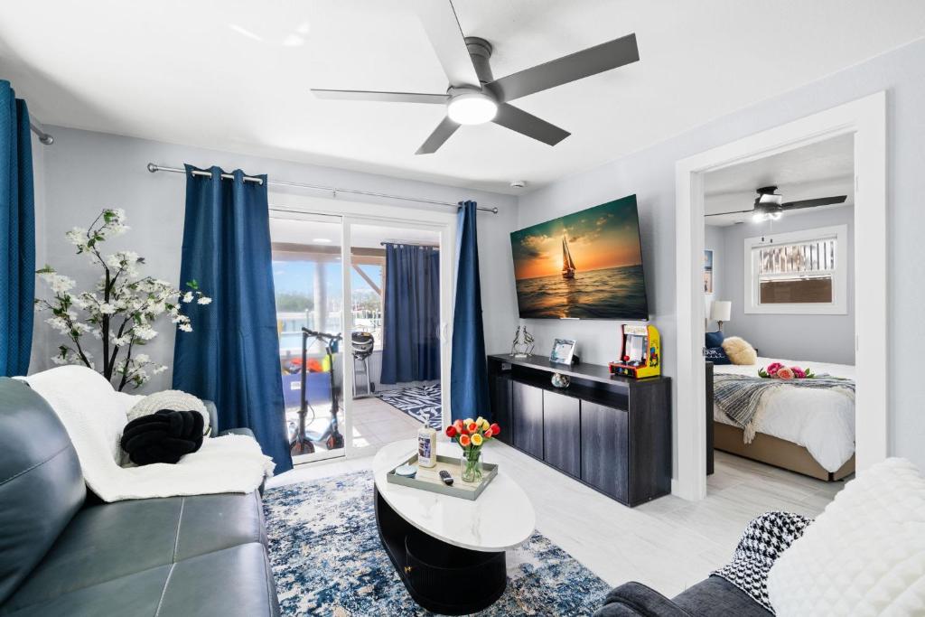 Manatee Key-Waterfront Minutes to Turtle Beach, Sarasota (updated ...