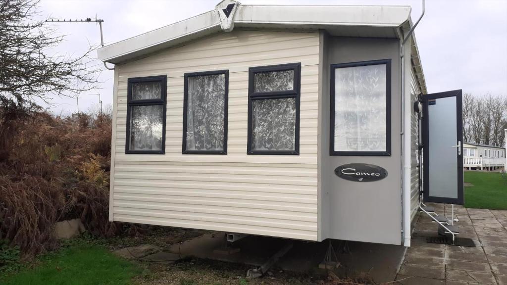 Cosy Caravan At Sandy Bay, In The Heart Of Northumberland Ref 29015Wv ...