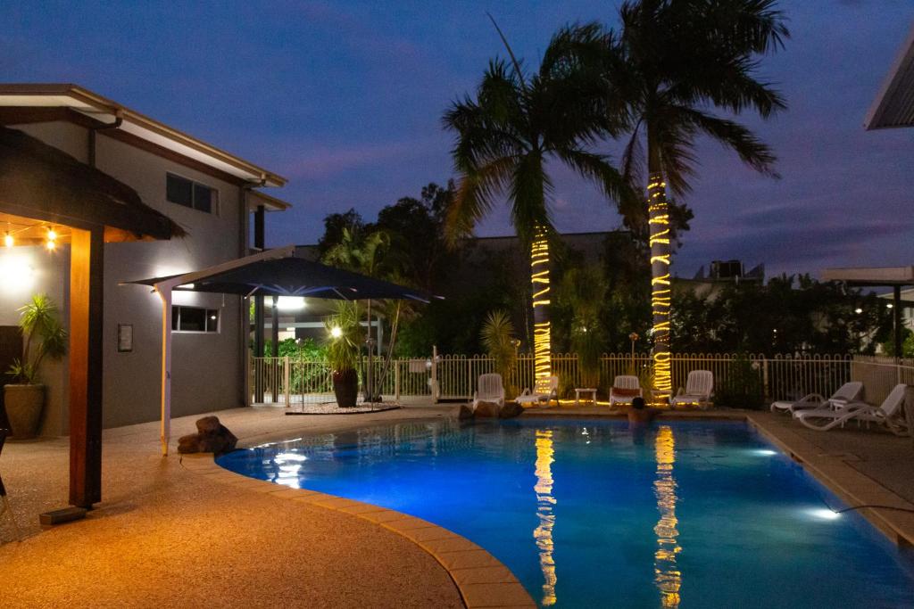 The Mayfair Emerald, Emerald (updated prices 2025)