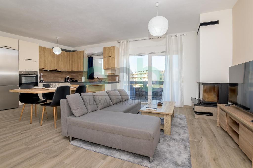 Luxurious Tsimiski 3BDR 4th Floor, Alexandroupoli (updated prices 2025)