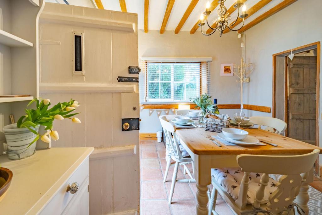 Swift Host - 2 Bedrooms - Period Cottage - Garden - Village Location ...