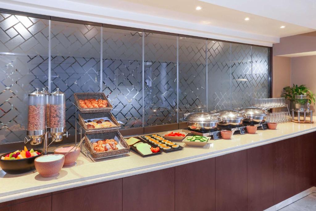 StayEasy Century City, Cape Town (updated prices 2025)