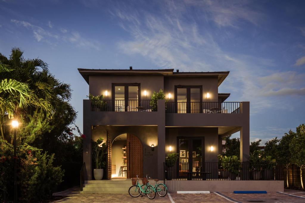 The Rover Miami, Miami (updated prices 2026)