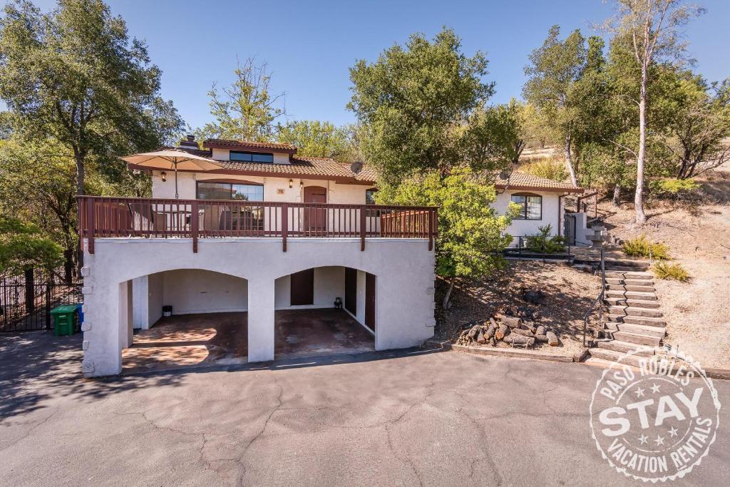 3 Vinos Hacienda, Paso Robles (updated prices 2026)
