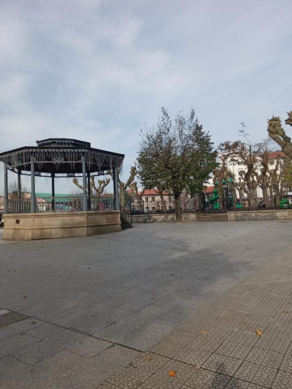Paseo de noia, Noya (updated prices 2026)