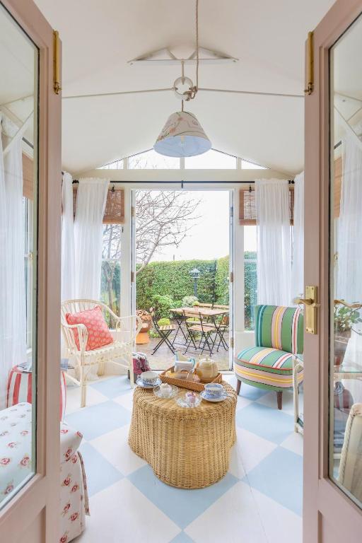 Pocket Cottage Luxury 18th Century Tiny Home in Picturesque Village ...