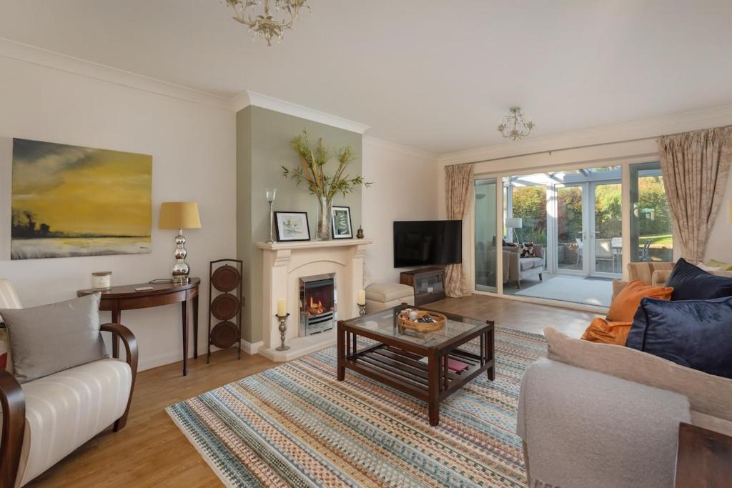 Chapel View, Saltwood, Sandling Junction (updated prices 2025)