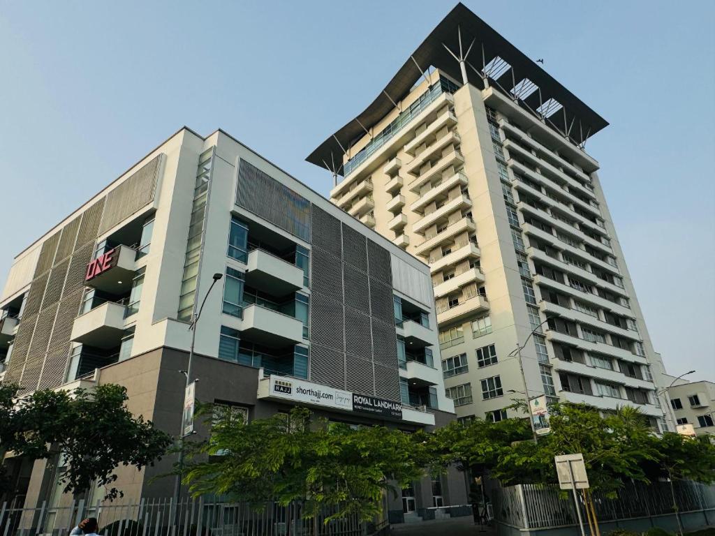 Signature Penta Square Apartments in DHA Lahore, Lahore (updated prices ...