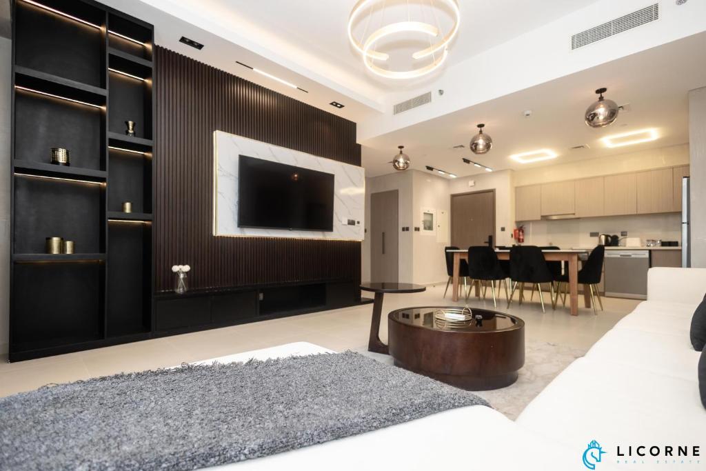 Downtown Haven 2BR Near Dubai Mall & Burj Khalifa in Act One Act Two ...