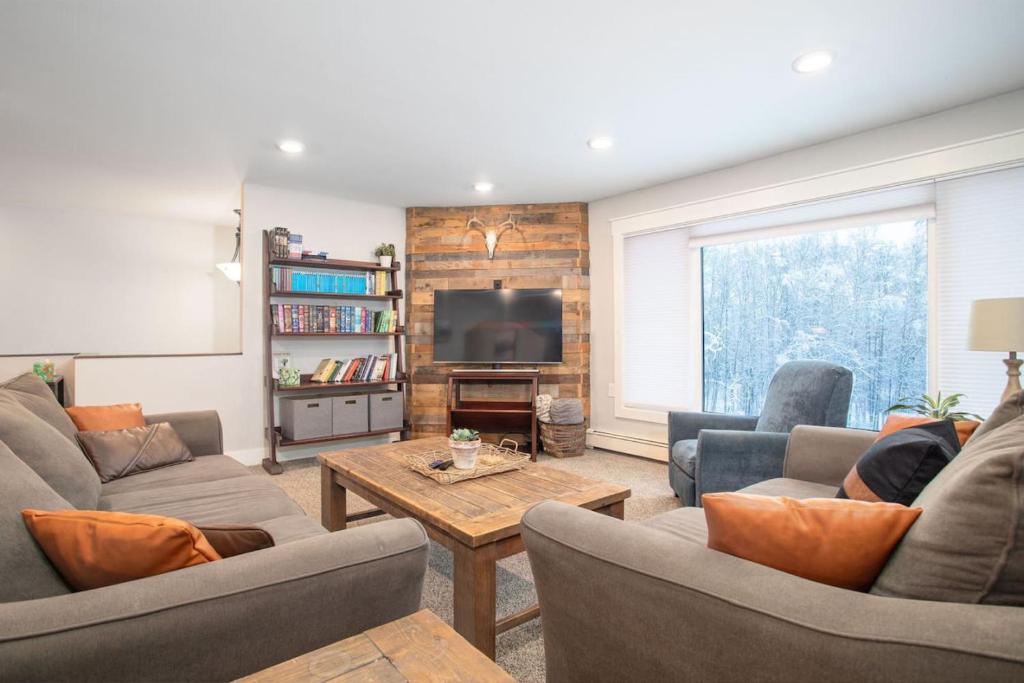 Birch Hill Terrace, Hamilton Acres (updated prices 2025)