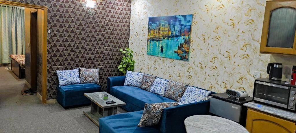 Family Apartment ISB F-11, Islamabad (updated prices 2025)