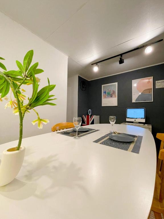 GnB house l 2min Hongdae st l 2R1B l cozy & sweet, Seoul (updated ...