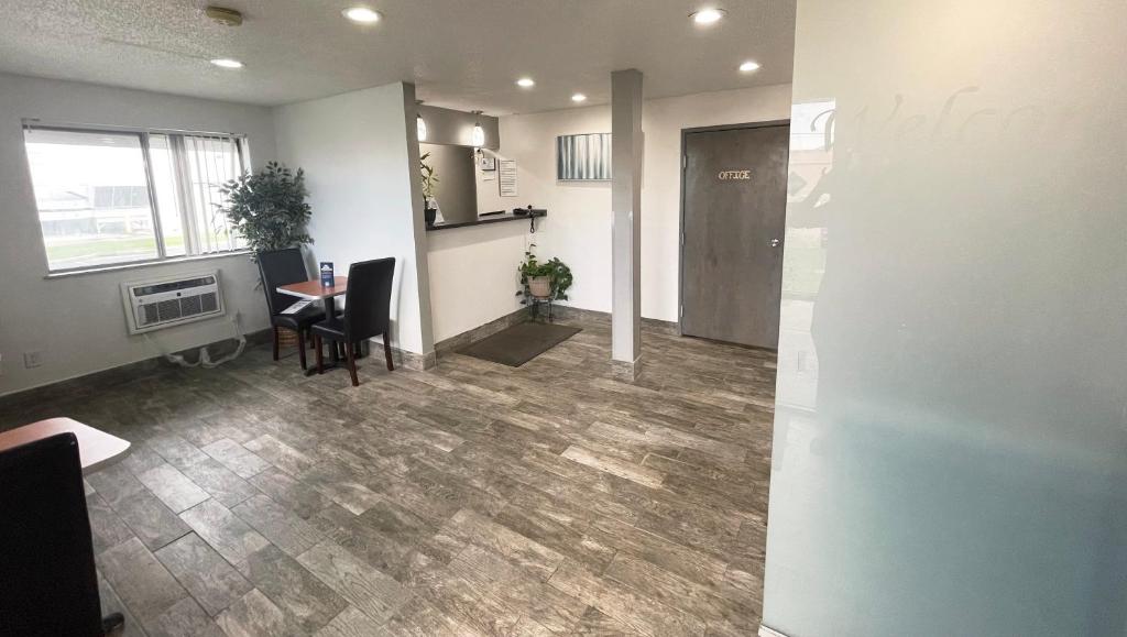 Magnuson Hotel Fort Wayne North - Coliseum, Fort Wayne (updated prices ...