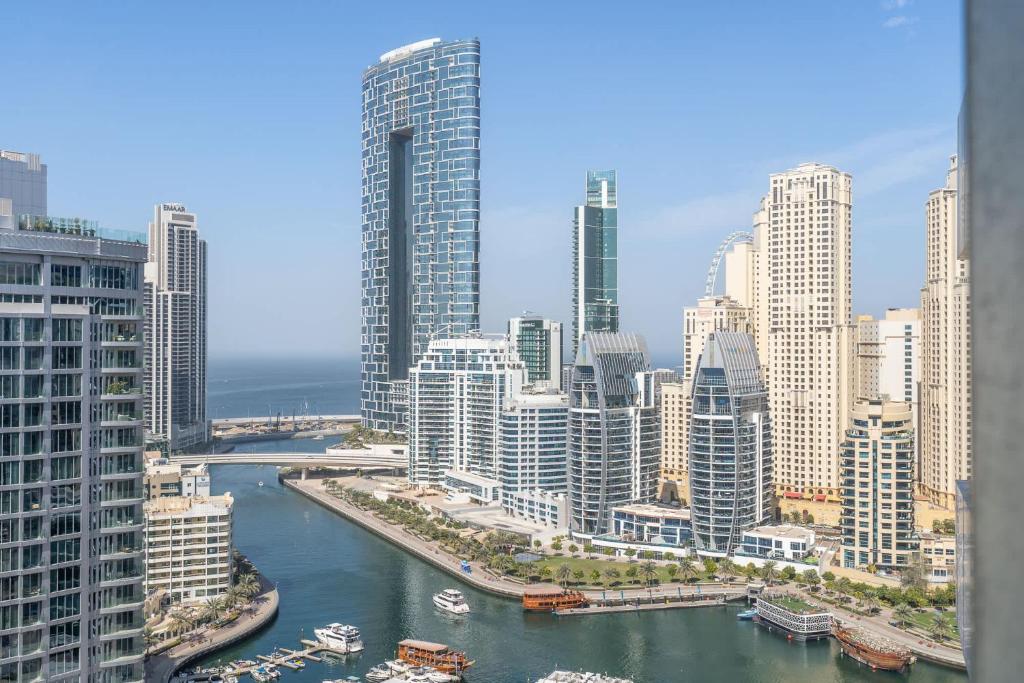 Studio in Escan Tower with Amazing Marina Views, Dubai (updated prices ...