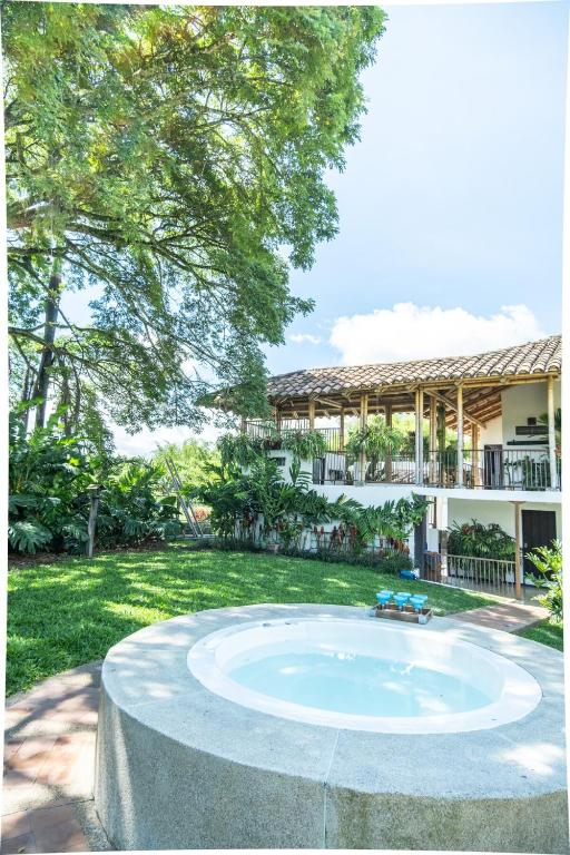 CafeCasas Boutique Finca featuring Jacuzzi and Parque del Cafe, La ...