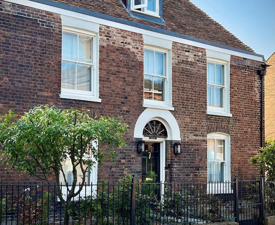 Ivy House by Keepers Cottages, Deal (updated prices 2026)