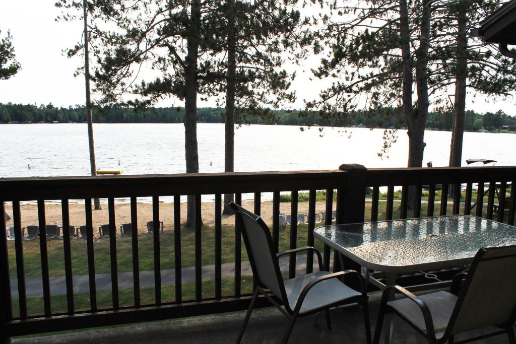Two Bed Condo at Wild Eagle Lodge on Duck Lake #220, Eagle River ...