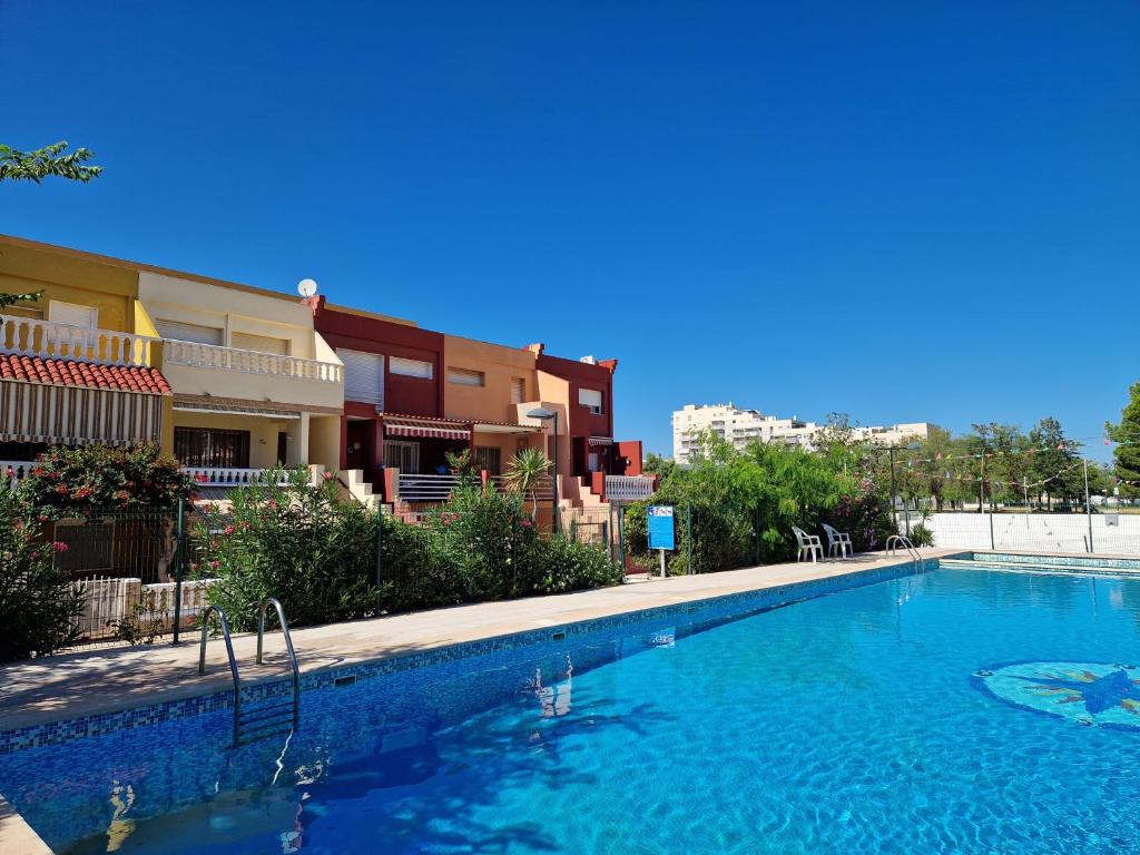 Casa con Barbacoa en Urbanización Privada, Valencia (updated prices 2026)