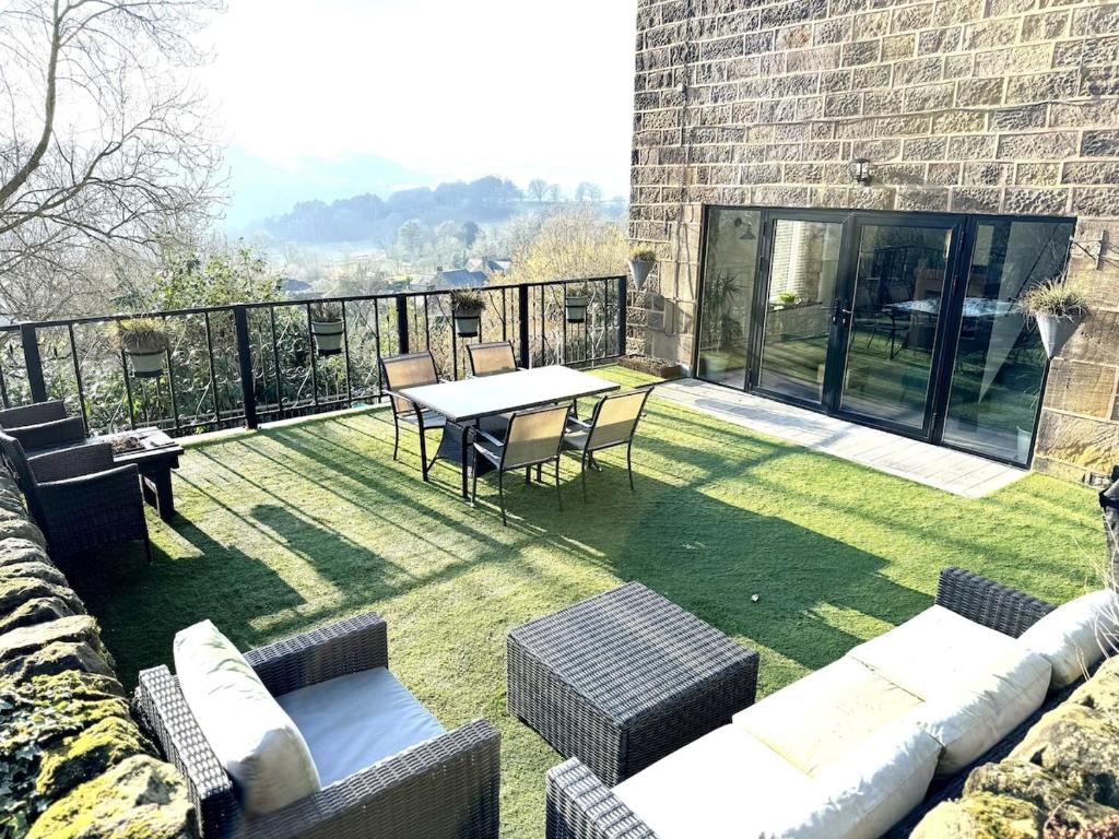 Peak District Getaway Retreat! The most Stunning Garden Views - Firepit ...
