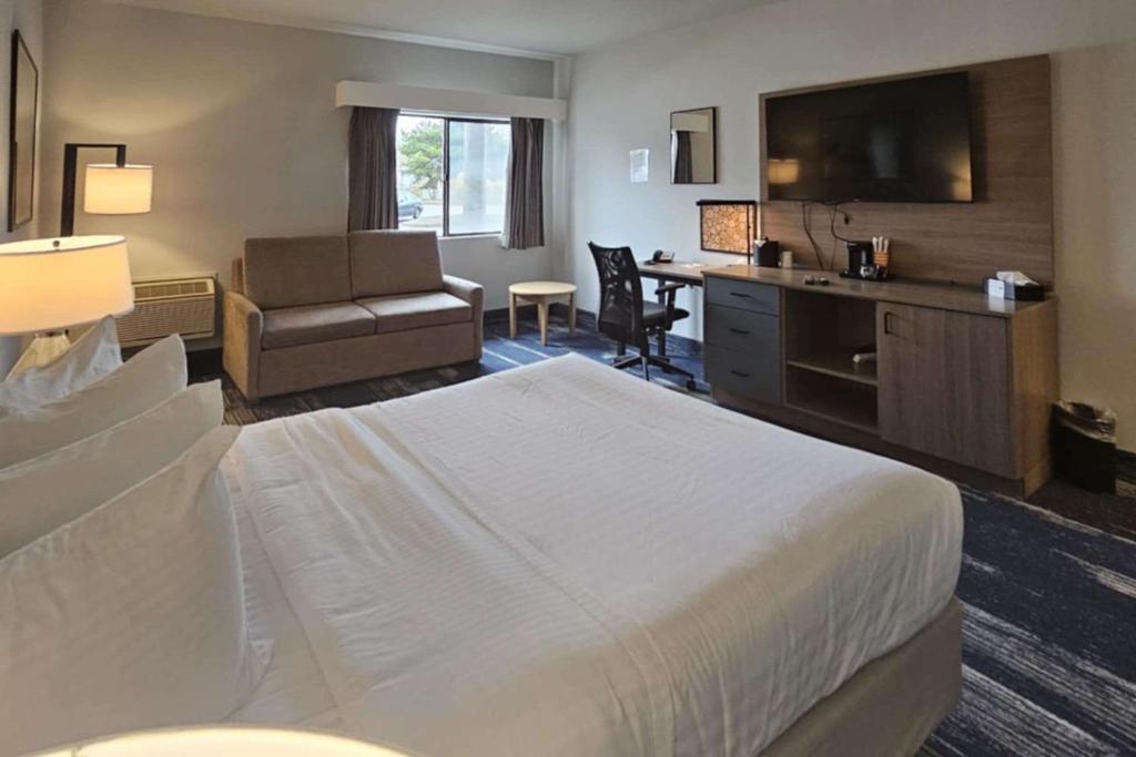 Edgewater Inn and Suites, Ascend Hotel Collection, Coos Bay (updated ...