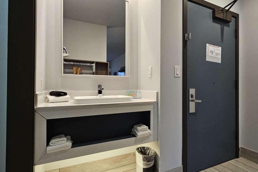 Edgewater Inn and Suites, Ascend Hotel Collection, Coos Bay (updated ...