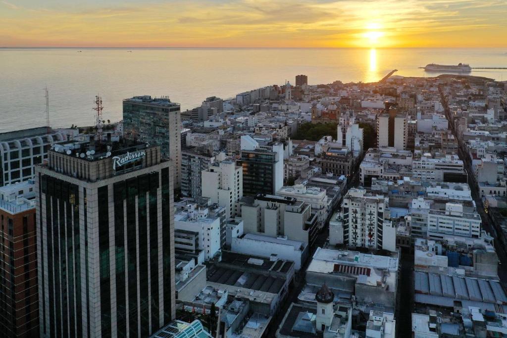 Radisson Montevideo Victoria Plaza Hotel, Montevideo (updated prices 2025)