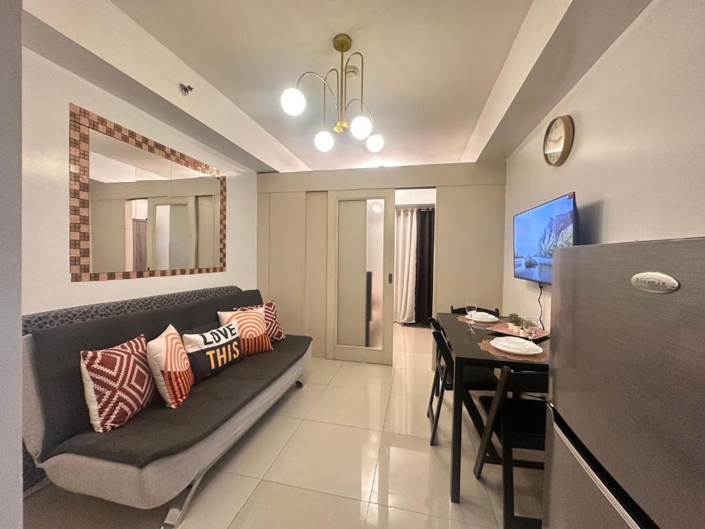 1bedroom with balcony at Sea Residences near MOA and SMX, Manila ...