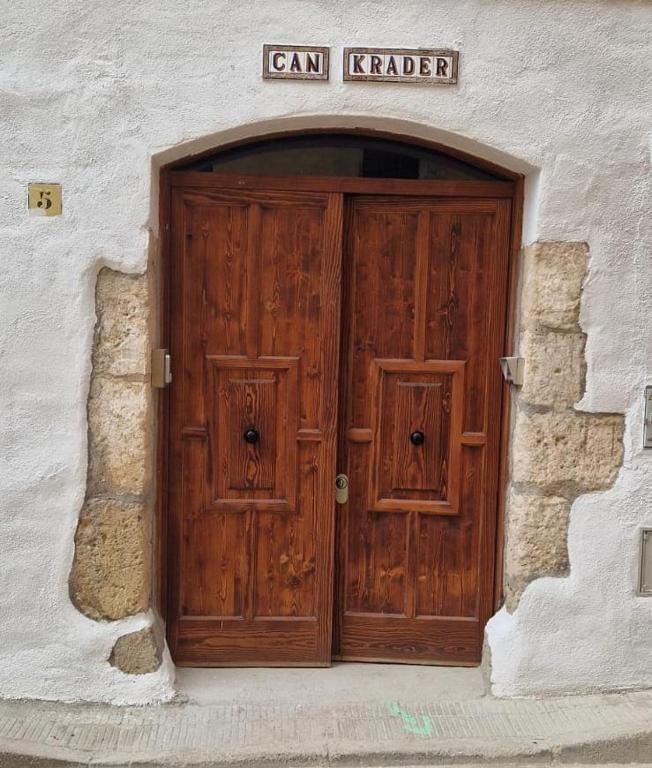 Rustic house with swimming pool, Las Pesas (updated prices 2025)