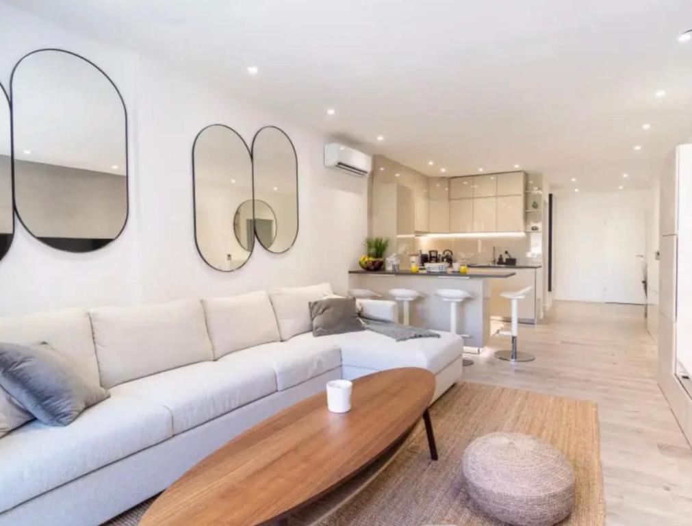 Appartement luxueux 110m collé au prestigieux hôtel le MARTINEZ, Cannes ...