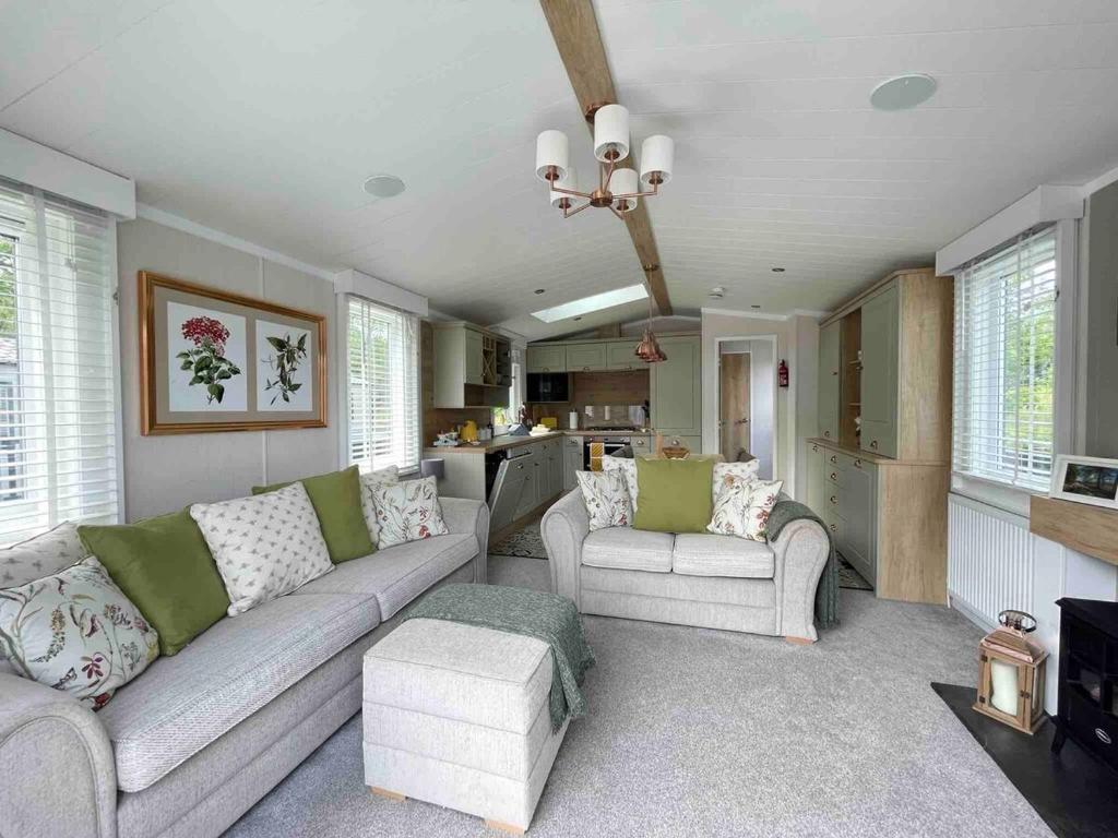 Bumble Lodge New Forest, Landford (updated prices 2026)