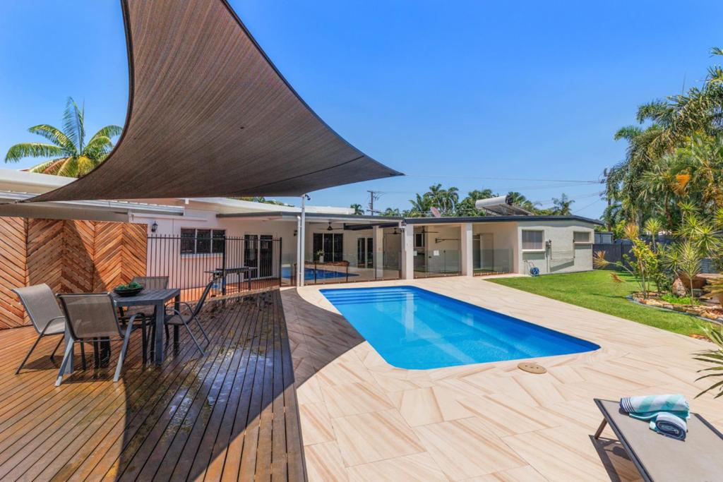 Tropical Resort Style Luxury Home - Close to city, Parap (updated ...