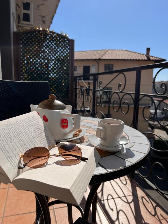 Mamaral, central room, Pianillo (updated prices 2025)