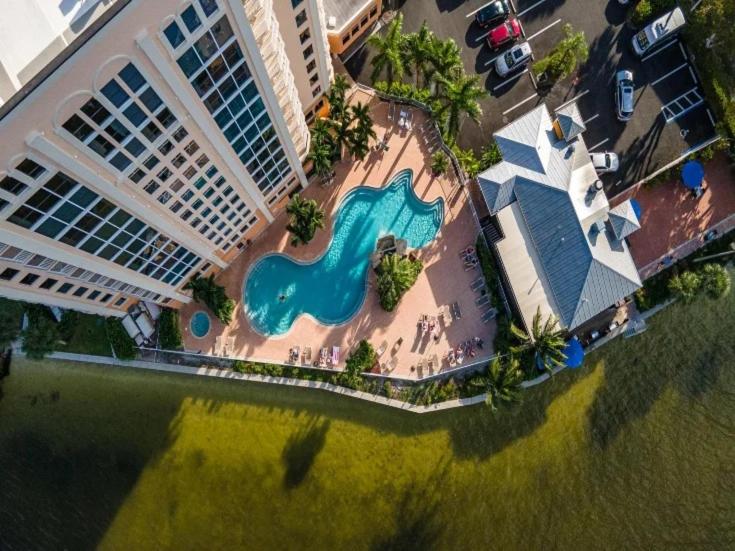 Perfect Island Escape - Beach, Pool, Restaurant & More! -FMB Condo ...
