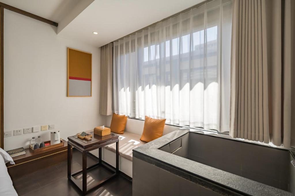 Dasein Youlan Hotel-Near the Forbidden City, Tiananmen Square, Guijie ...