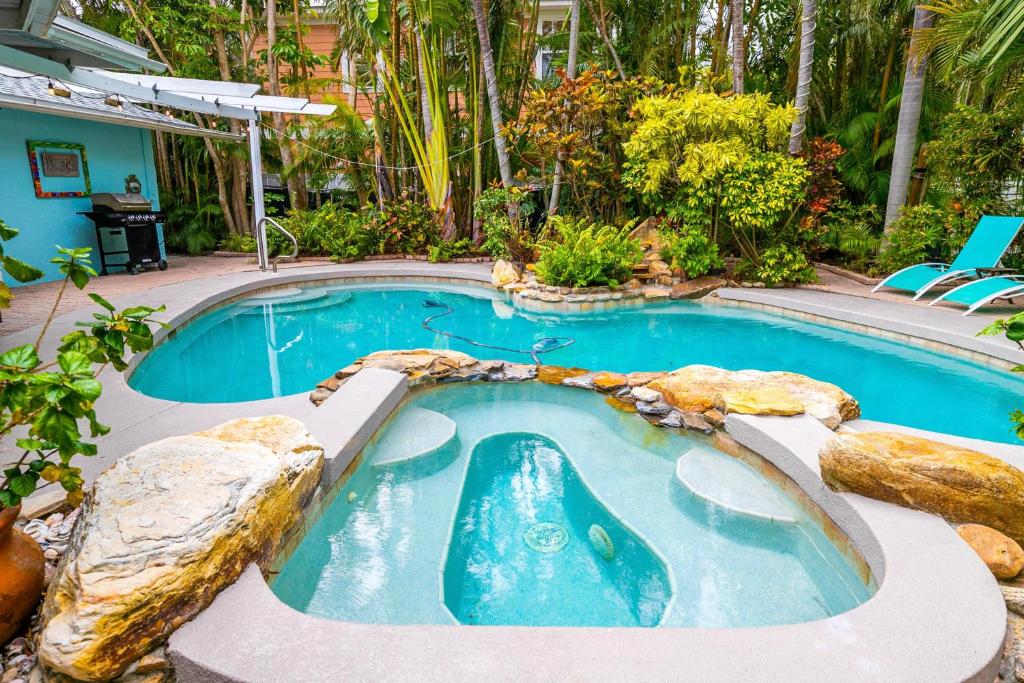 Pool Party North, Holmes Beach (updated prices 2025)