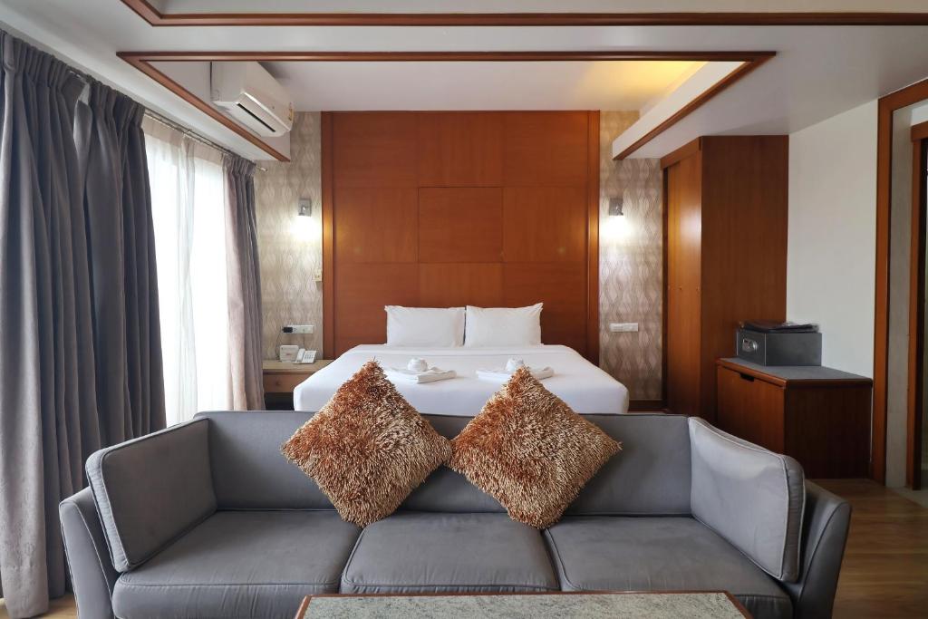 Nonthaburi Palace Hotel, Nonthaburi (updated prices 2025)