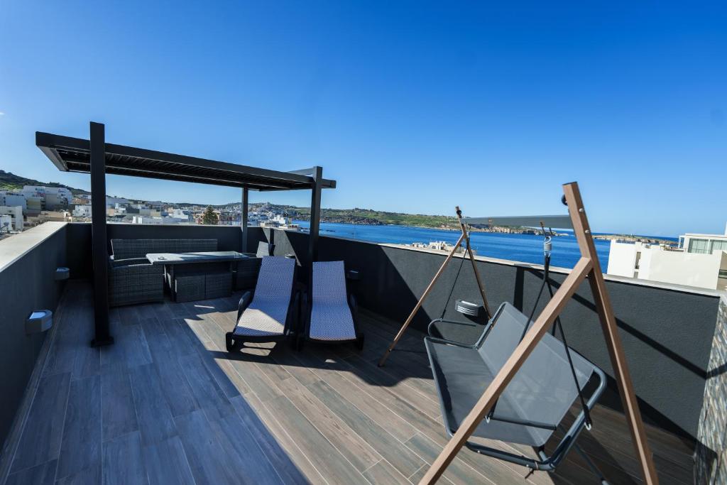 Moonlit Terrace Escape, St Paul's Bay (updated prices 2025)