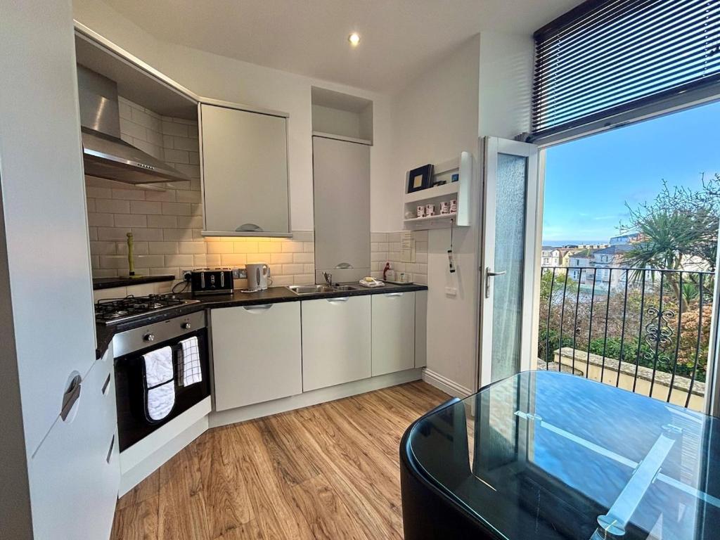 Cove Apartment - 3 Bed Sea View, Ilfracombe (updated prices 2026)