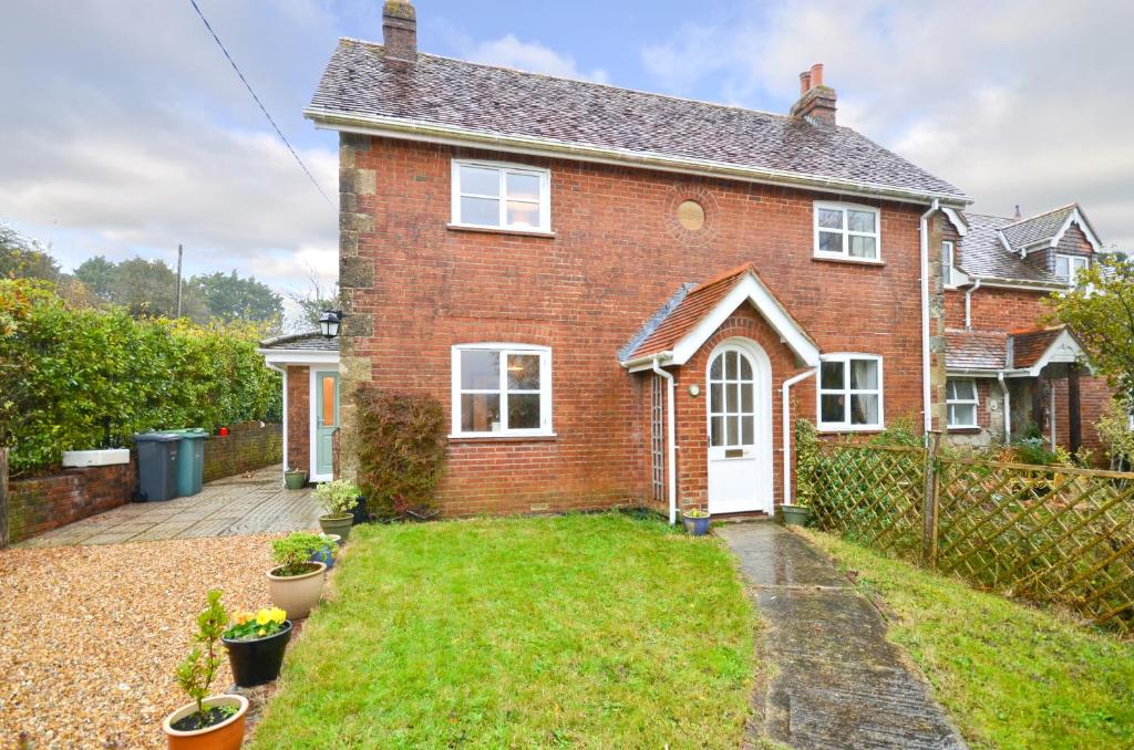 The Bays - Isle of Wight, Bowcombe (updated prices 2025)