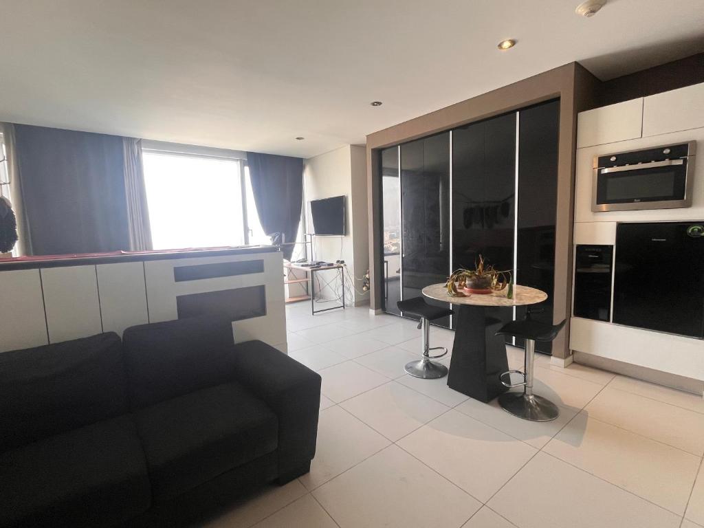 P2406 - 1BR - 1BTh, Mexico City (updated prices 2025)