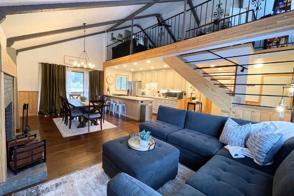 Cozy Mountain Retreat in Pine Valley, UT with decks, game room, and ...