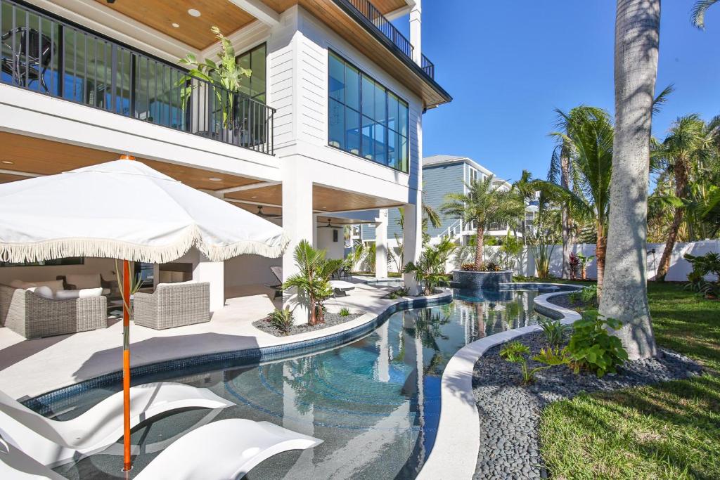 Royal Palms, Holmes Beach (updated prices 2025)