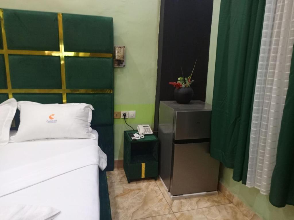 Comfort INN Hotel & Suits, Яунде (актуальные цены 2026 года)